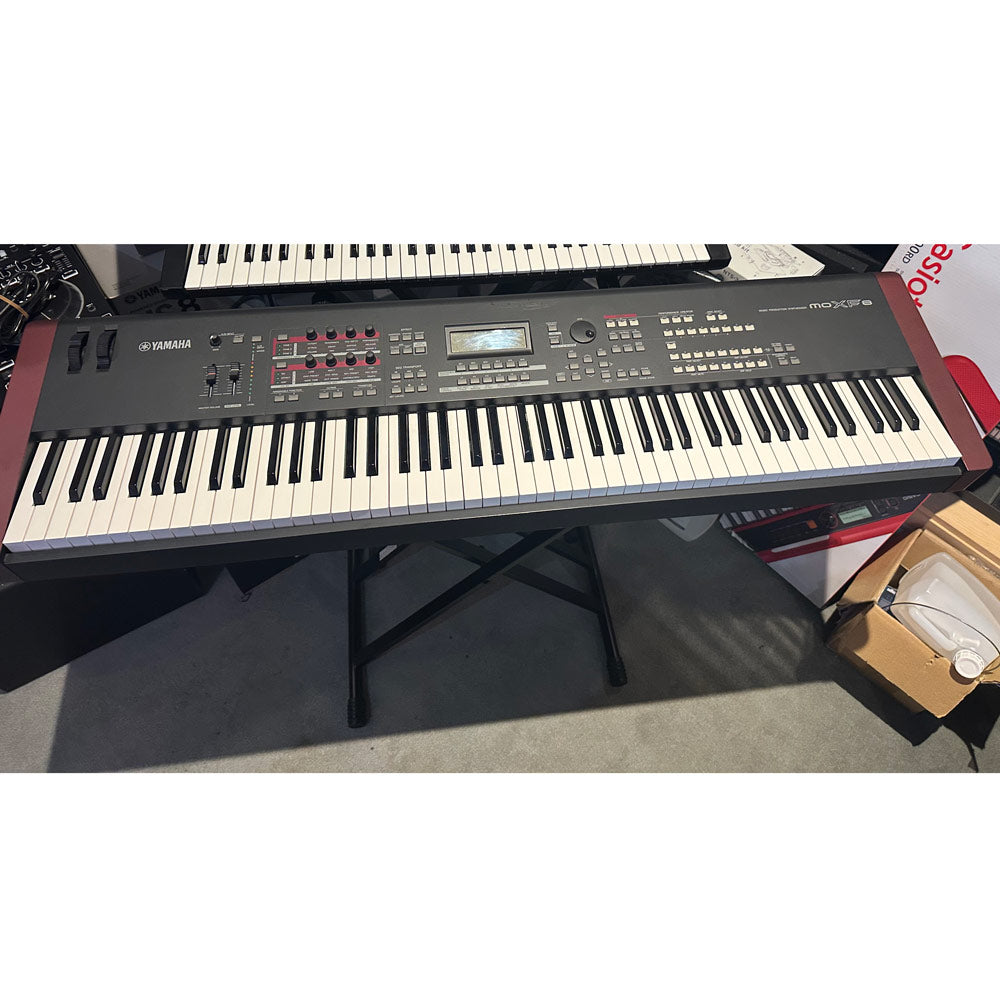 Yamaha MOXF8 88-key Synthesizer Workstation (Pre-Owned) – Bananas At Large Inc.® Musical ...