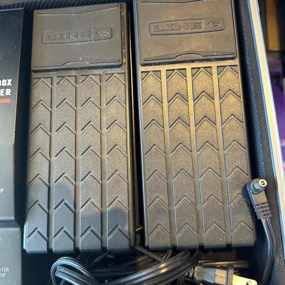 Line 6 M13 Stompbox FX Modeler w/ Two Expression Pedals in Road Case ...